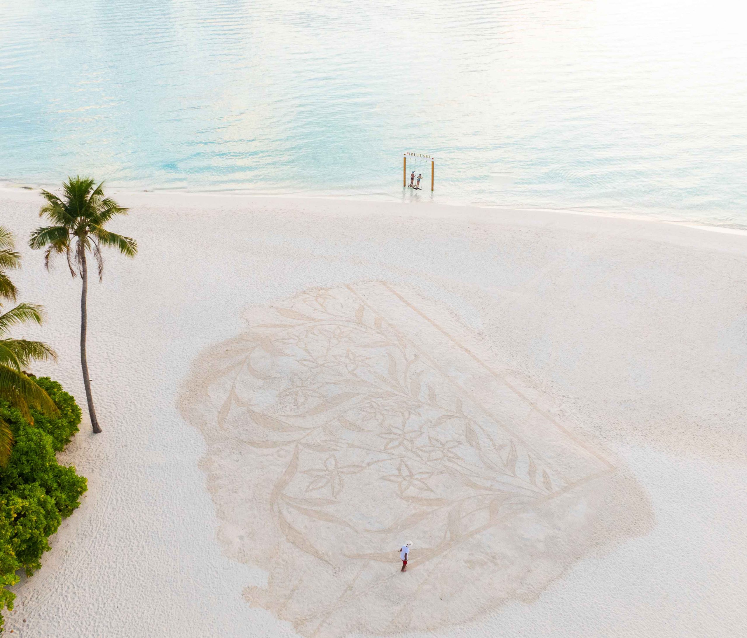 Sun Siyam Iru Fushi Maldives Hosts Artist Nathaniel Alapide - Splendid ...